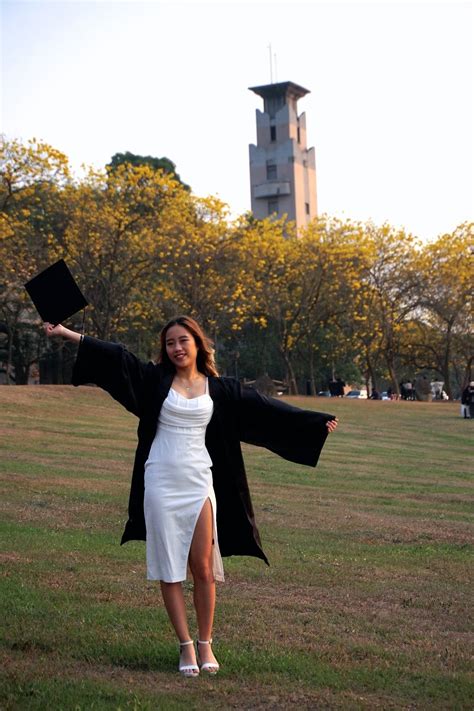 9 Graduation Photoshoot Ideas To Capture Your Milestone