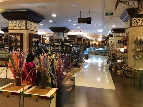 Sarinah Thamrin Plaza Jakarta Indonesia Review