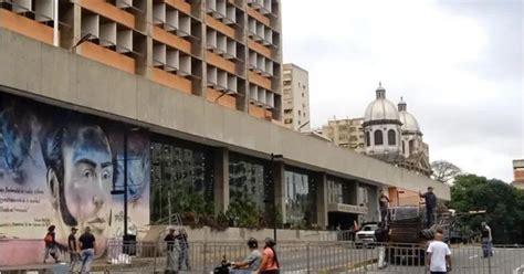 Tarimas Del Chavismo Emisora Costa Del Sol 93 1 Fm