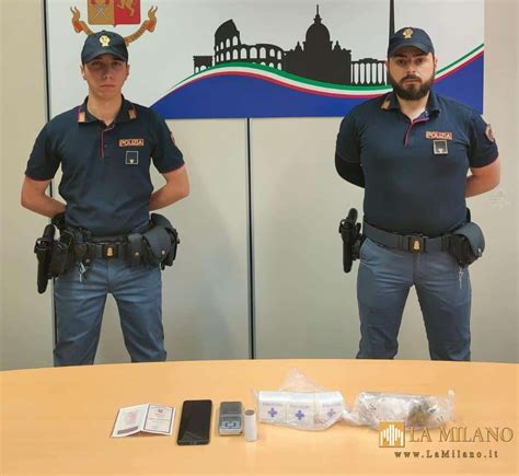Roma La Polizia Di Stato Arresta 8 Persone Per Detenzione Di Droga Ai