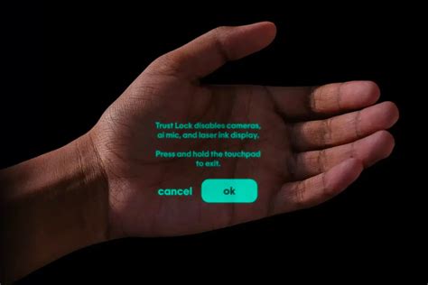 گوشی‌ها را فراموش کنید؛ این گجت دست شما را به نمایشگر لمسی تبدیل می‌کند زومیت