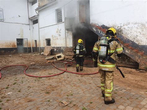 Incêndio atinge antigo atacado no Centro de Lajeado