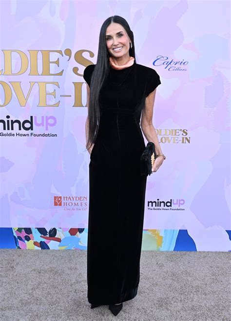 Demi Moore Highlights Tiny Waist In Figure Hugging Dress For Gorgeous