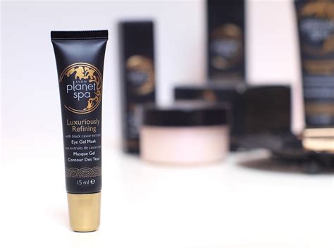 Le Tiny Universe: AVON PLANET SPA LUXURIOUSLY REFINING - REVIEW
