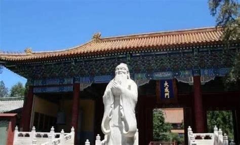 三拜九叩康熙皇帝给了孔子三拜九叩之礼 历史故事 赢家娱乐
