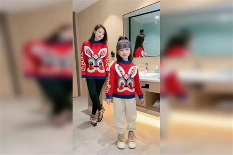 亲子装来咯兔年当然要穿兔子毛衣啊你们的新年战服都准备好了吗谁穿谁好看面料柔软舒适保暖又好看亲子装