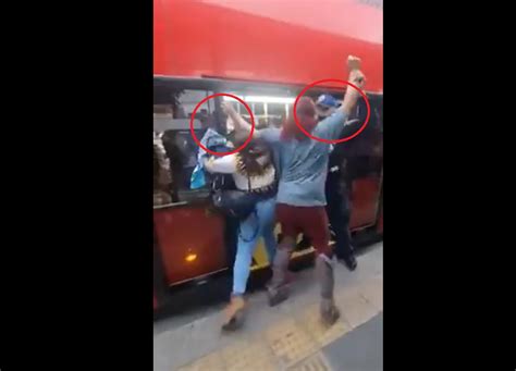 Metrobús Cdmx Mujeres En Estado De Ebriedad Agreden A Policías Grupo