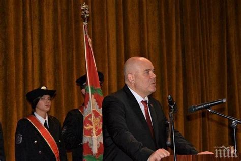 Главният прокурор Иван Гешев откри учебната година в Академията на МВР СНИМКИ ВИДЕО