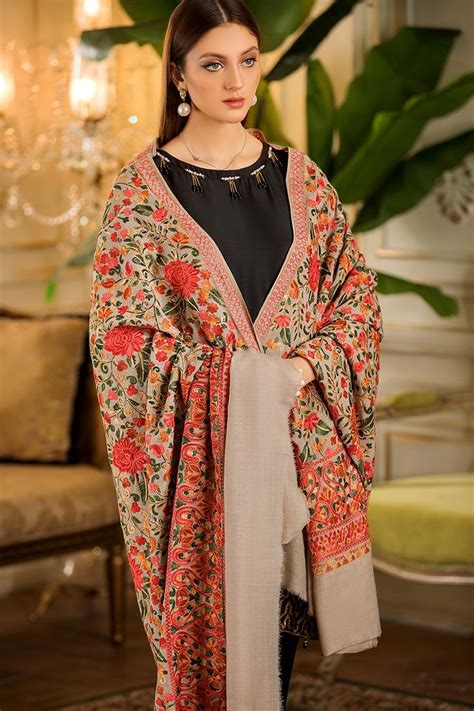 Top 10 Shawls For Women In Pakistan Women Shawl Women Outfits