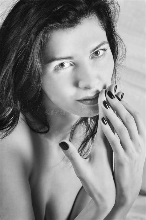 Sensual And Provocative Girl Shows The Photographer Her Emotions And