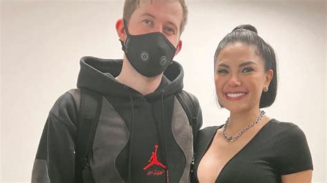Tampil Sexy Di Hadapan Alan Walker Nikita Mirzani Disindir Netter