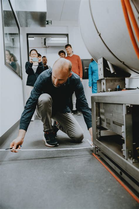 New MRI Scanner Arrives At The Multiscale Imaging Centre