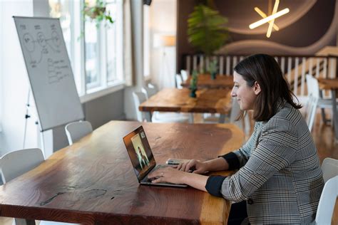 3 Great Ways To Answer Curveball Interview Questions