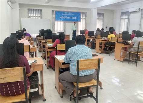 ဝန်ထမ်းများ အင်္ဂလိပ်စာအရည်အသွေးကောင်းမွန်စေရေးအတွက် အင်္ဂလိပ် စာသင်တန်းပြန်လည်ဖွင့်လှစ