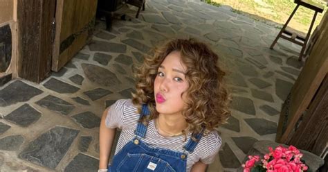 오마이걸 미미 빠글 머리 멜빵 바지…명랑 소녀 매력 폭발