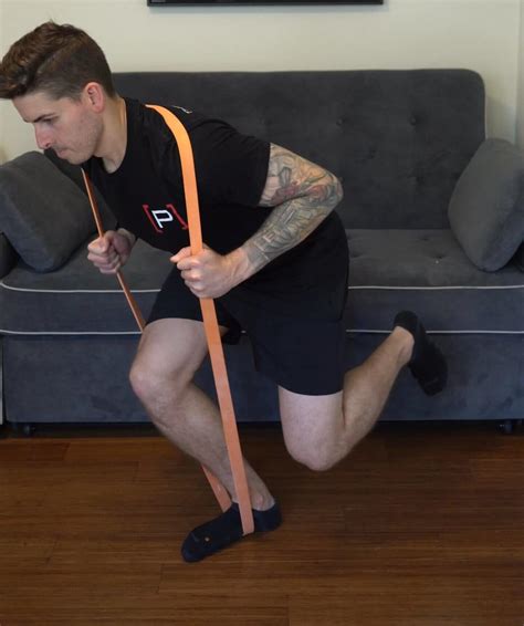 Single Leg Squat Band P Rehab