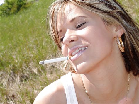 Ann Angel Smoking Newport At 18 Years Old 14 Pics Xhamster