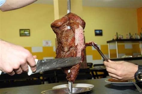 Churrascaria do Camilo serva o tradicional almoço Especial de domingo