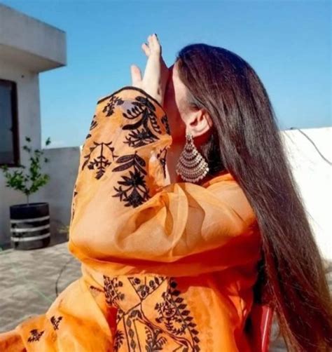 50 Cute Hidden Face Girls Dp Pics Photos For Whatsapp And Instagram