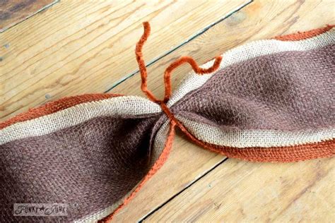 How To Make A Burlap BowFunky Junk Interiors