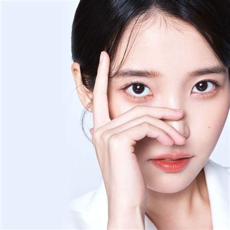 잡담 아이유 투명렌즈 모델인가 인스티즈instiz 드영배 카테고리