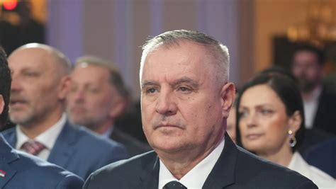 Вишковић о британском плану за мигранте БиХ није сабирни центар — Rt Balkan