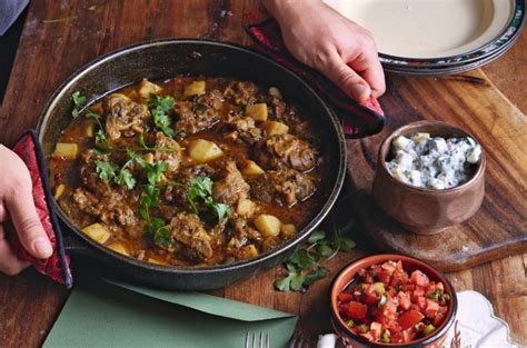 Martines Mutton Curry With Sambals News24 Martines Mutton Curry With Sambals News24