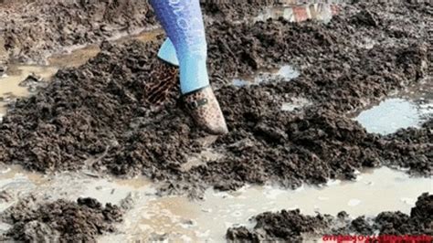 Angie Is Stuck In A Swamp Wmv Angiejoy Clips4sale