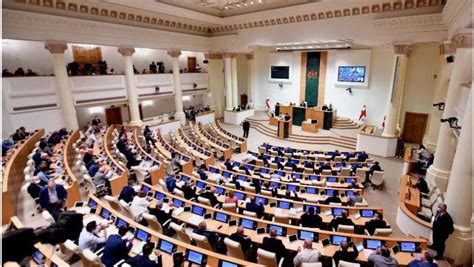 300 500 ლარიანი ჯარიმა ან 5 დღიანი პატიმრობა რა ცვლილებებ დაამტკიცა პარლამენტმა