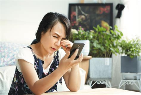 눈 피로하다면 아스타잔틴·루테인 챙기세요