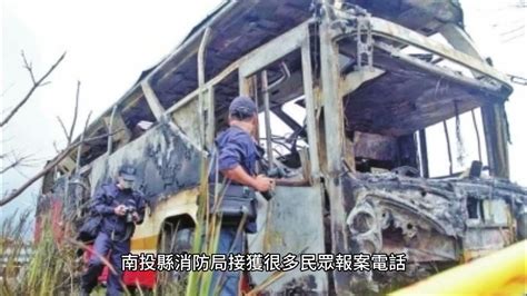 貨櫃車撞倒南投慶福寺牌樓車頭遭重壓 副駕乘客死亡 Youtube
