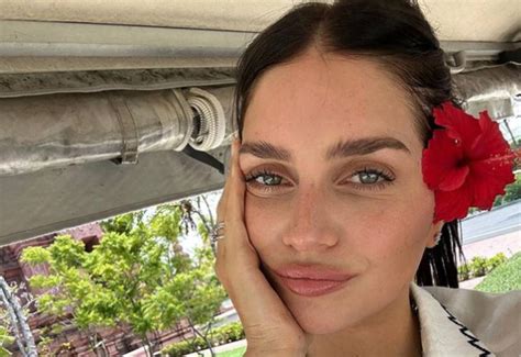 Zaira Nara Publicó Unas Fotos En Una Piscina Y Mauro Icardi La