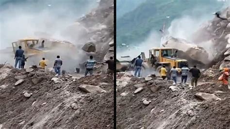 JCB Crew Dodge Gigantic Boulders In Himachal Pradesh Watch Terrifying