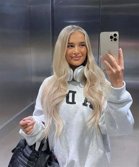 Molly Mae Hague And Rosie Huntington Whiteley Sport Fan Favourite