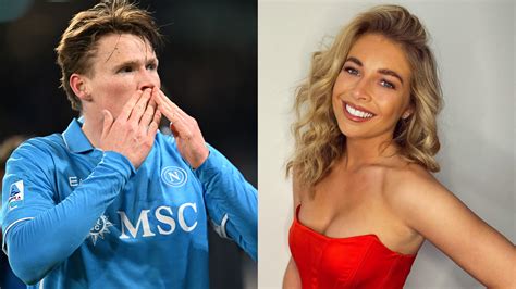 Scott Mctominay And Queen Of Italy Girlfriend Cam Reading Loving