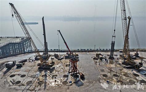 荆州李埠长江公铁大桥施工火热 湖北日报新闻客户端