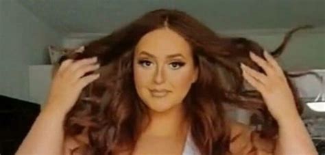 23st Hooters Waitress Slammed By Trolls Fearing Shell Steal Food From