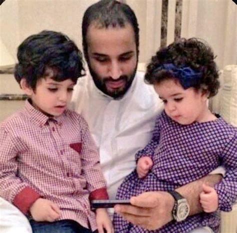 الاميـر محمد بن سلمان برفقة ابناءه الامير سلمان بن محمد والاميرة فهـدة