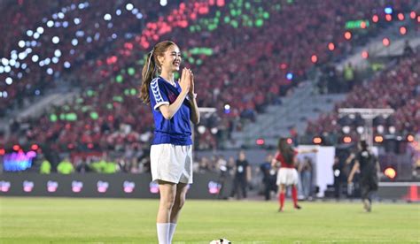 รวมรูปภาพของ ช่อง 3 ฉลอง 55 ปีสุดยิ่งใหญ่ ศึกฟุตบอลซุปตาร์ แฟนคลับล้นสนาม รูปที่ 127 จาก 141