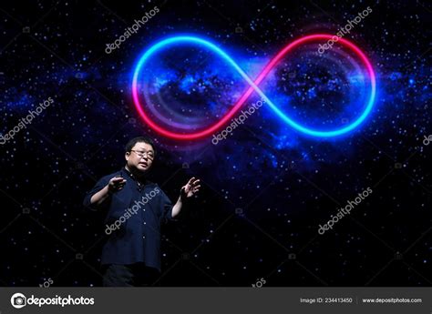 Luo Yonghao Founder Ceo Smartisan Technology Ltd Introduces Smartisan