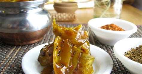 Kitchene Kichukhonn Kancha Aamer Tok Jhal Mishti Achar