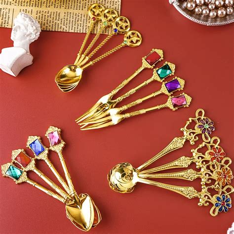 4pcs 아연 합금 스푼 포크 크리 에이 티브 레트로 라이트 럭셔리 커피 스푼은 식기 식기 세트 식기 세트 스푼 세트 칼 붙이 Aliexpress