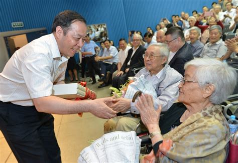 李德华文集新书发布会暨李德华先生学术思想研讨会举行 同济大学新闻网