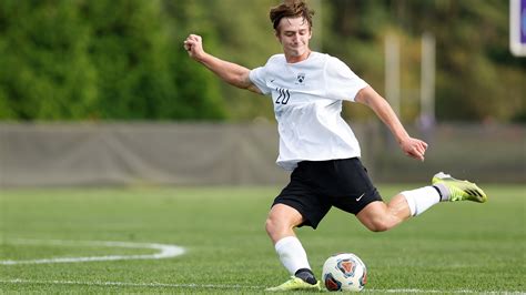 Kenyon Battles To Scoreless Draw With Conference Rival Kenyon College