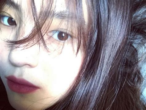 ‘쀼세계 이후 차기작 기다리는 팬들에게 ‘초근접 셀카 선물한 한소희 얼굴 사진 노메이크업 연예인