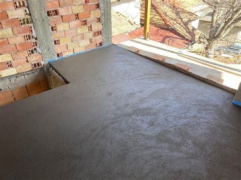 Подови замазки Строителни услуги София Разбъркване транспортиране и полагане на цимен