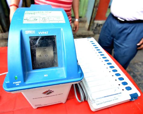 2019 Lok Sabha Elections Election Official Demonstrates Use Of Evm Vvpat