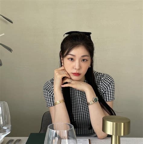 김연아 디올 원피스 여자 명품 시계 가격은 네이버 블로그