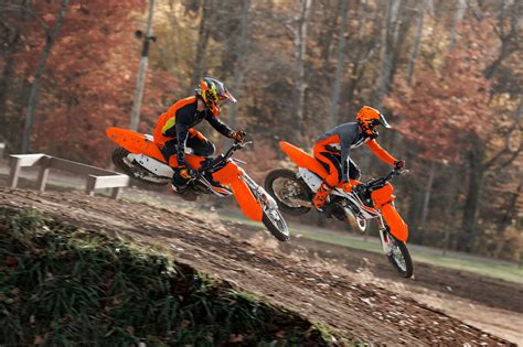 Motorrad Vergleich Ktm 300 Exc Tbi Sixdays 2024 Vs Ktm 250 Sx F 2024