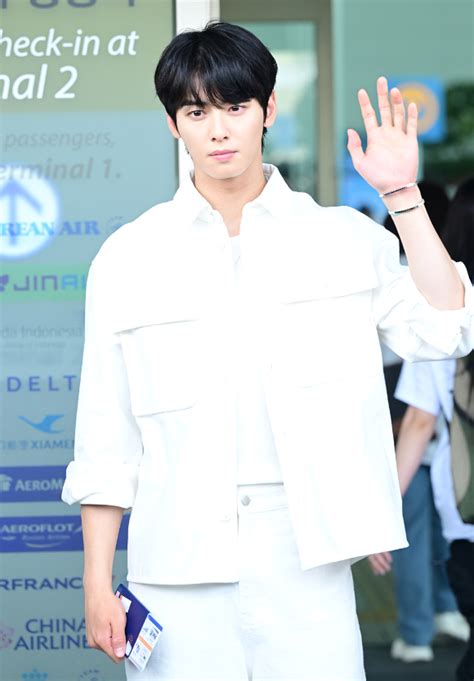 얼굴천재 차은우 직접 증명한 패션의 완성은 얼굴